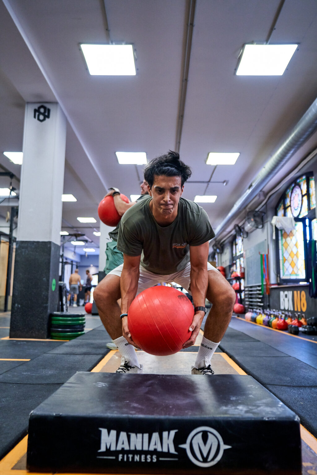 5 ejercicios con balón medicinal - N8 box